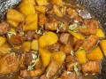 小土豆炖肉怎么做_家常小土豆炖肉步骤