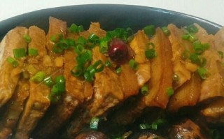 芋头扣肉怎么做_扣肉软烂不肥腻的秘诀