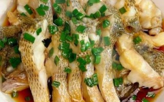 清蒸鲈鱼蒸多少分钟_鲈鱼蒸多久才嫩