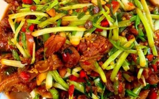 腊鸭腿怎么做好吃_腊鸭腿的家常做法