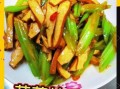 卤香干炒芹菜怎么做_芹菜炒卤香干要不要焯水