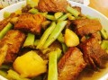 豆角土豆炖排骨怎么做_豆角土豆炖排骨要焯水吗