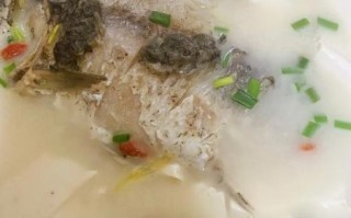 怎样烧鱼汤_鱼汤怎么熬才白