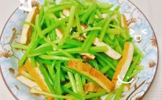 芹菜炒香干的热量高吗_芹菜炒香干的营养价值