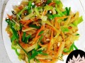 包菜炒饼丝怎么炒不粘锅_包菜炒饼丝的家常做法