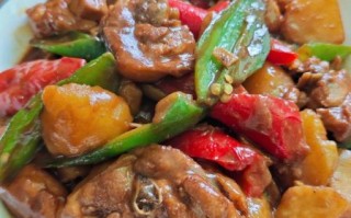 黄焖鸡怎么烧才好吃_黄焖鸡用什么酱料最香