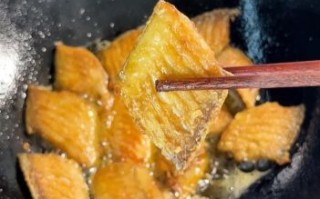 煎鱼怎么不粘锅_煎鱼不破皮技巧
