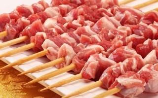 红柳烤肉和普通羊肉串区别_哪个更好吃