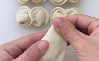 小饺子怎么包才不破皮_小饺子包法步骤图解