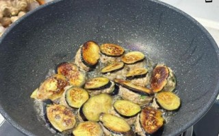 茄盒不放肉怎么做_素茄盒做法窍门