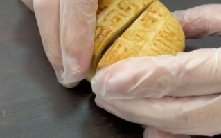 惠灵顿牛排月饼怎么做_惠灵顿牛排月饼好吃吗