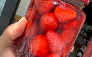 草莓罐头怎么做_草莓罐头布变色怎么办