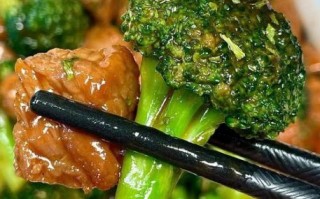 西兰花炒牛肉怎么做_牛肉炒多久才嫩