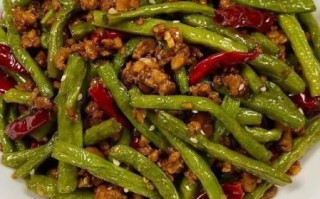 豇豆怎么做好吃_豇豆炒肉的家常做法