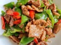 青椒炒肉怎么做好吃_青椒炒肉家常做法