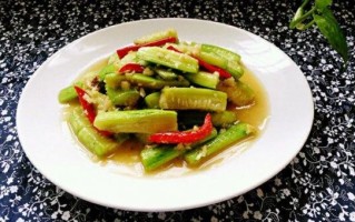 蒜蓉炒丝瓜怎么做_蒜蓉炒丝瓜热量高吗