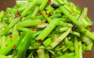 芹菜怎么炒好吃_芹菜怎么焯水才脆