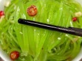 凉拌莴笋丝怎么做好吃_凉拌莴笋丝需要焯水吗