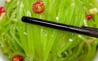 凉拌莴笋丝怎么做好吃_凉拌莴笋丝需要焯水吗