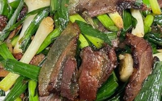 四川腊肉怎么炒好吃又简单_四川腊肉炒什么配菜最香