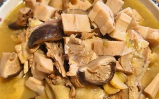 榴莲炖鸡可以放香菇吗_榴莲炖鸡加香菇好吃吗