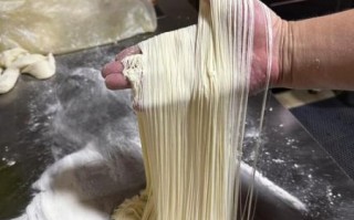 拉面怎么和面才劲道_拉面和面技巧