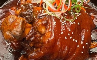 扒猪肘子怎么做_扒猪肘子软烂不腥的秘诀