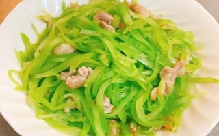 川味莴笋炒肉片怎么做_莴笋炒肉片正宗做法