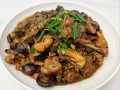 鸡肉炖蘑菇是哪里的菜_正宗做法