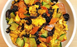 黄瓜木须肉的家常做法_木须肉先炒蛋还是先炒肉