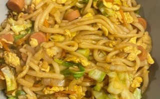 鸡蛋炒面怎么炒不粘锅_鸡蛋炒面的做法步骤窍门