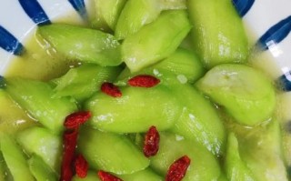 清炒丝瓜怎么做好吃又简单_丝瓜炒多久才脆嫩