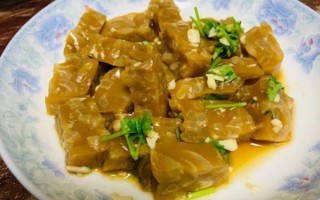 凉拌肉皮冻怎么做好吃_肉皮冻Q弹不腥的秘诀