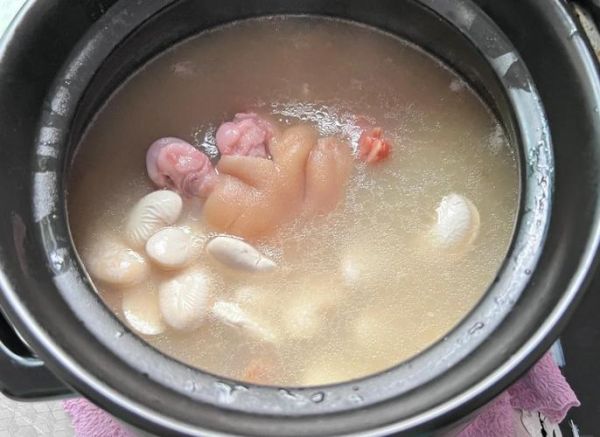 白豆炖猪蹄的做法_猪蹄怎么炖才软糯-第1张图片-山城妙识