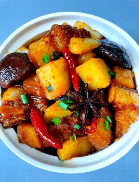 土豆炖猪肉怎么做好吃_家常做法步骤详解-第1张图片-山城妙识 土豆炖猪肉怎么做好吃_家常做法步骤详解-第1张图片-山城妙识