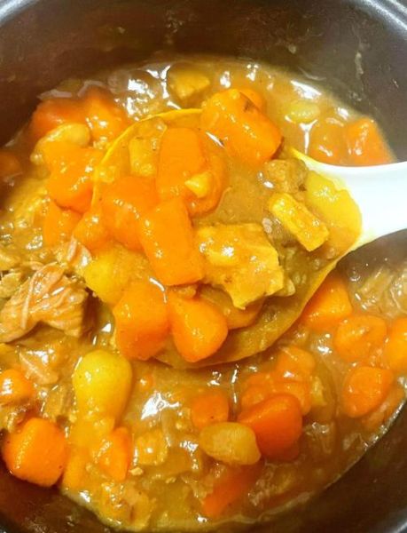 牛肉咖喱土豆怎么做_咖喱土豆牛肉块做法-第1张图片-山城妙识