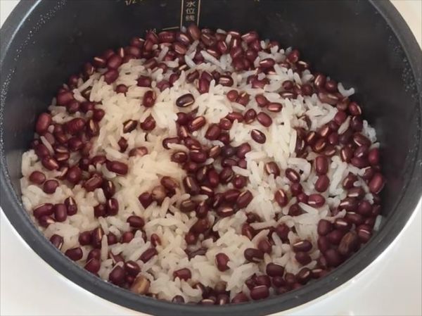 红豆米饭怎么煮_红豆泡多久才软糯-第3张图片-山城妙识