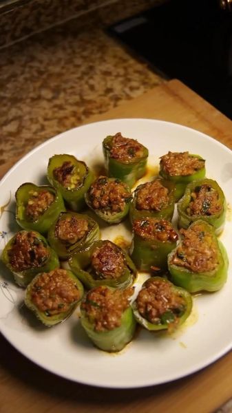 尖椒灌肉馅怎么做_尖椒酿肉需要蒸多久-第1张图片-山城妙识 尖椒灌肉馅怎么做_尖椒酿肉需要蒸多久-第1张图片-山城妙识