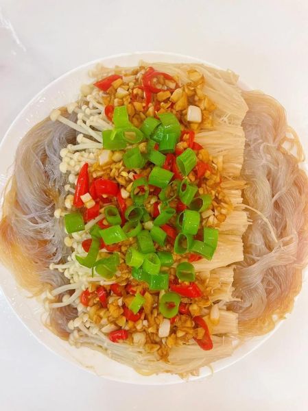 蒜蓉粉丝金针菇怎么做_蒜蓉粉丝金针菇蒸多久-第1张图片-山城妙识