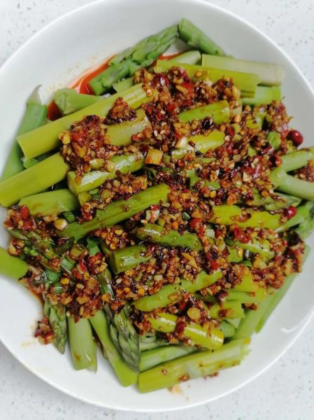 凉拌芦笋怎么做_凉拌芦笋的家常做法-第2张图片-山城妙识