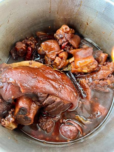 烀肘子怎么做好吃_烀肘子家常做法步骤-第1张图片-山城妙识