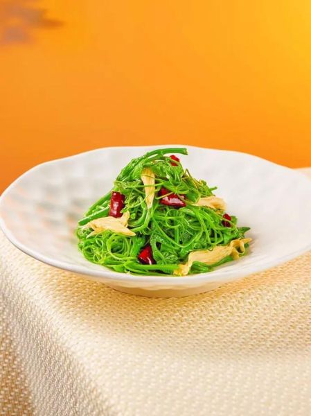 凉拌丝瓜尖怎么做_丝瓜尖焯水几分钟-第1张图片-山城妙识