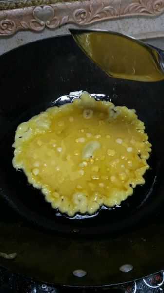 鲜玉米粒饼怎么做_鲜玉米粒饼的做法大全-第2张图片-山城妙识