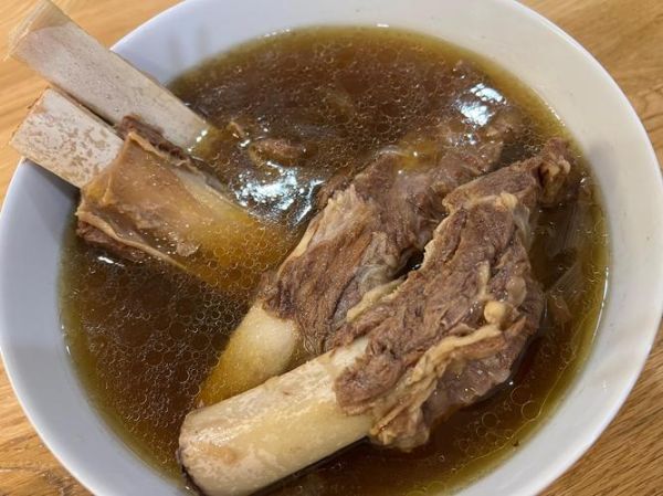 牛排骨汤怎么炖好喝_牛排骨汤的做法大全-第2张图片-山城妙识