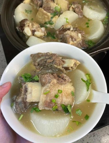 牛排骨汤怎么炖好喝_牛排骨汤的做法大全-第3张图片-山城妙识