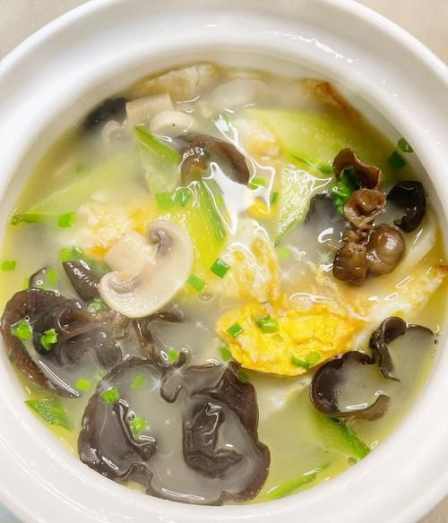 木耳鸡蛋汤怎么做_木耳鸡蛋汤的营养价值-第1张图片-山城妙识
