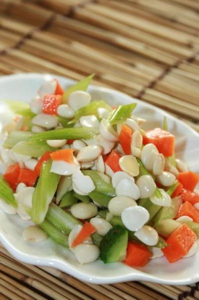 凉拌杏仁怎么做_凉拌杏仁的家常做法-第1张图片-山城妙识