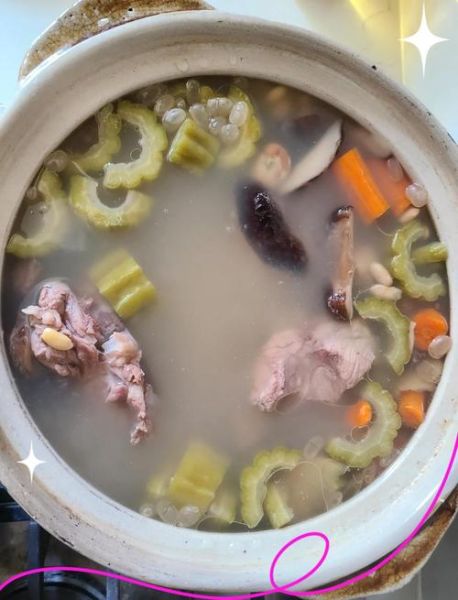 苦瓜炖排骨怎么做_苦瓜炖排骨要不要焯水-第3张图片-山城妙识 苦瓜炖排骨怎么做_苦瓜炖排骨要不要焯水-第3张图片-山城妙识