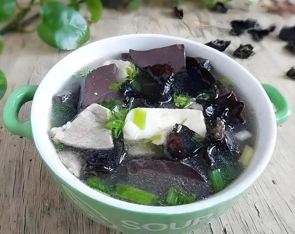 猪血汤的家常做法_猪血汤怎么做好吃-第3张图片-山城妙识