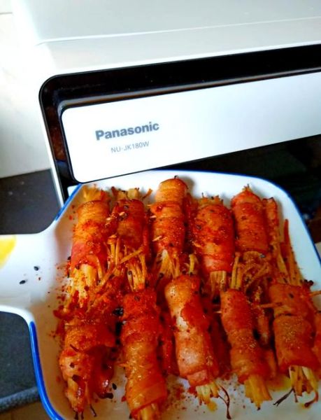 培根卷金针菇怎么做_培根卷金针菇烤箱温度时间-第1张图片-山城妙识 培根卷金针菇怎么做_培根卷金针菇烤箱温度时间-第1张图片-山城妙识